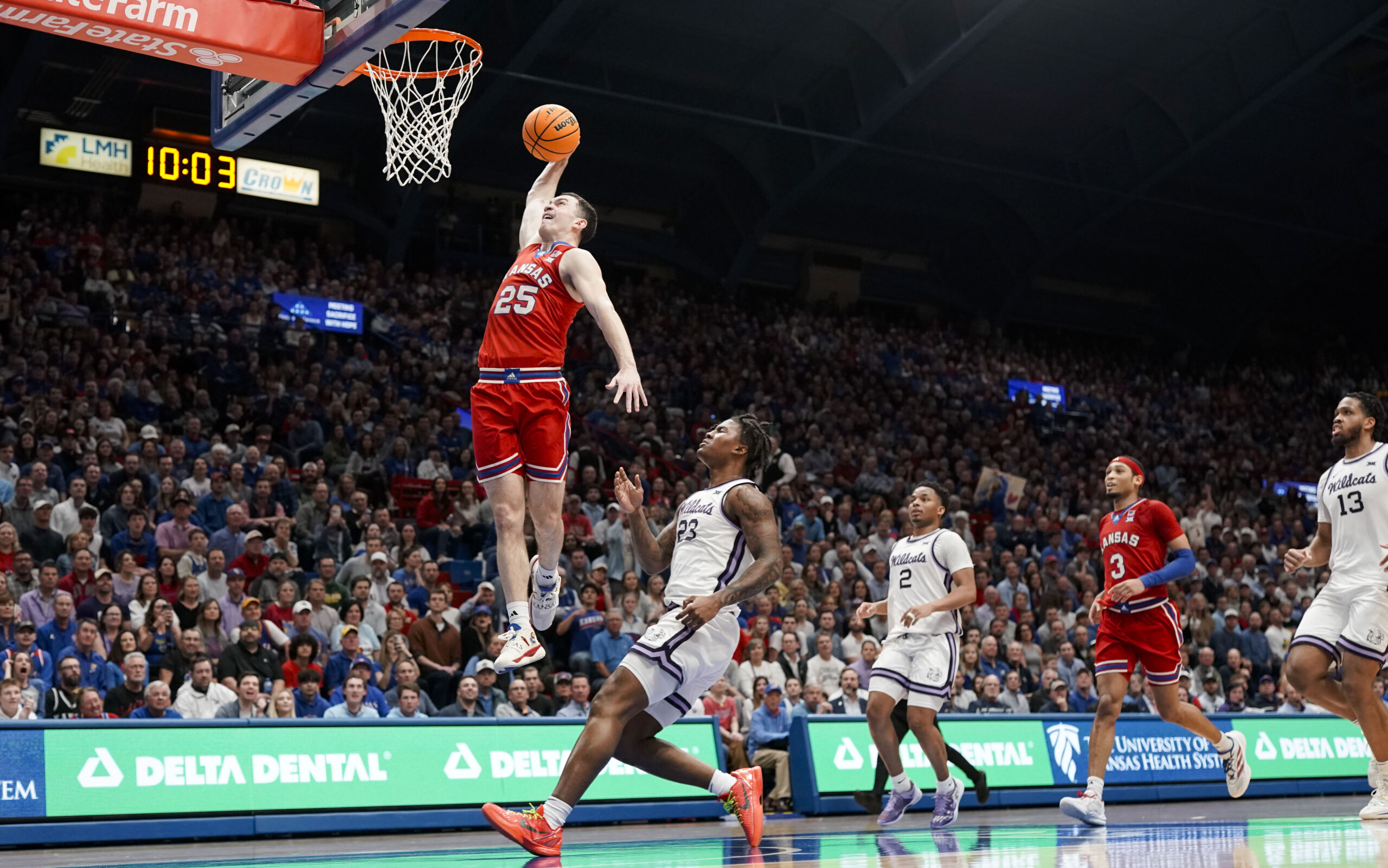 Timberlake extends personal senior-night streak to 3, shines for ...